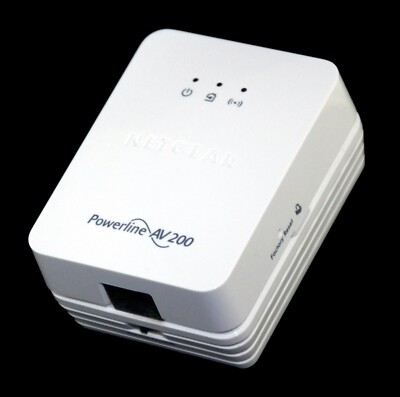 Netgear Powerline AV 200 Wireless-N Extender XAVN2001v2 PowerLan Wlan ...