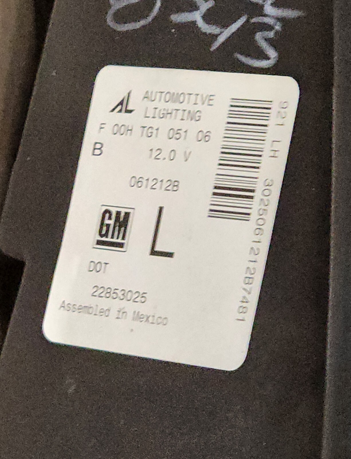 2007 - 2014 Chevy Avalanche/Suburban/Tahoe Headlight OEM LH Driver. GM ...