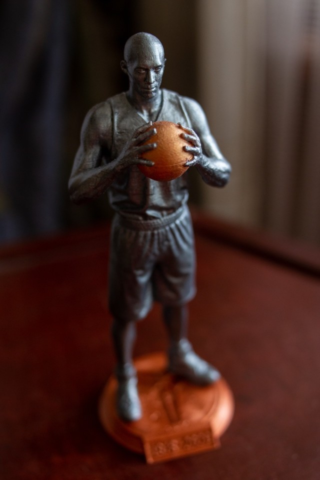 Kobe Bryant Action Figure lakers statuette nba basketball | eBay