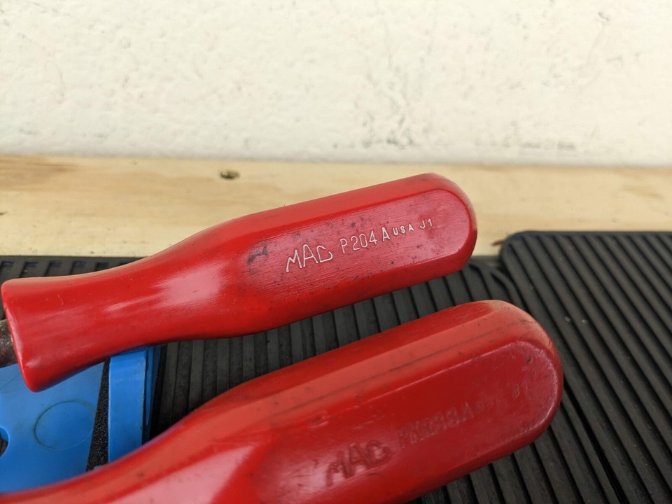 Mac Tools #bc043 RED Phillips / Flat 9pc Screwdriver Set | 9pc | Clutch | 1 Piece