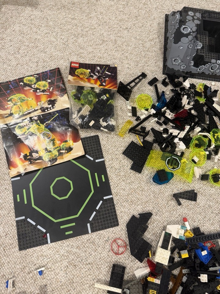 LEGO Huge Vintage Space Lot - 6887, 6988, 6981, 6954, and more! AS IS ...