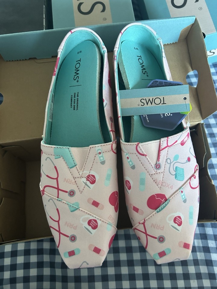 BRAND NEW Box. LIMITED EDITION Toms. Nurse appreciation print. UK size ...