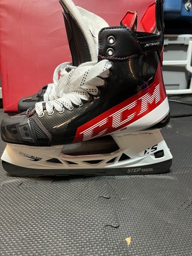 CCM JETSPEED FT4 PRO ICE HOCKEY SKATES - SENIOR SKATE SIZE 12 NEW ...