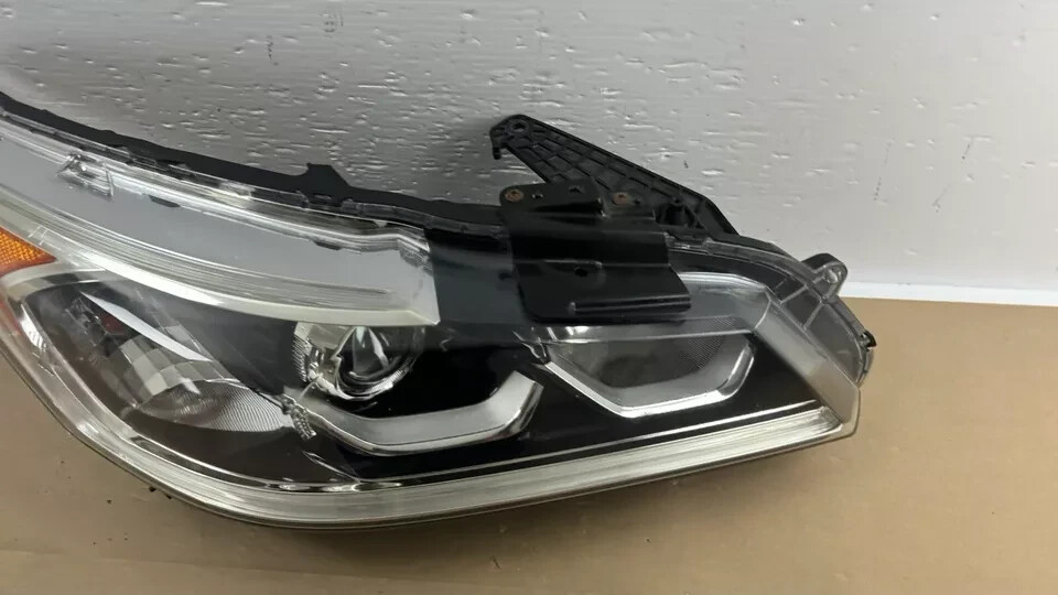 2016 2017 Honda Accord Headlight RH Halogen Sedan w/o LED DRL OEM 33100 ...