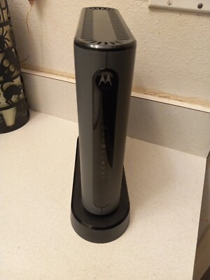 Motorola MT7711 24X8 Cable Modem and AC1900 Dual Band Wi-Fi Gigabit ...