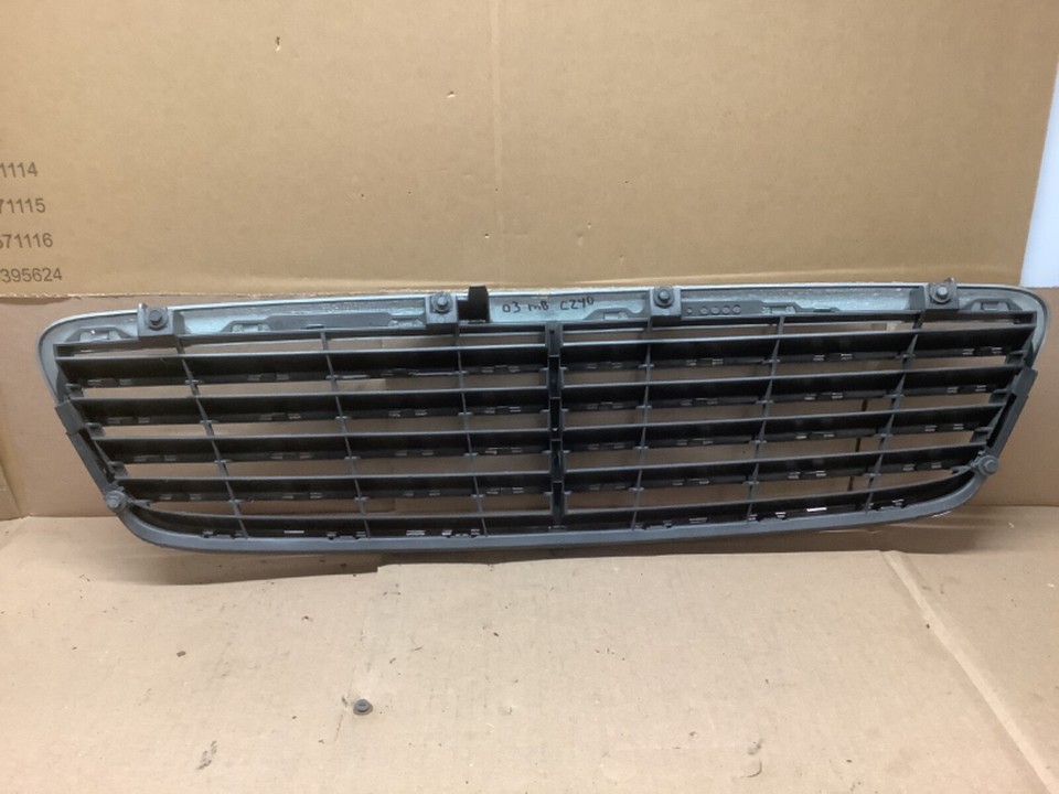 2001-2007 MERCEDES BENZ W203 C230 C240 C320 CHROME GRILLE A203 880 0183 ...