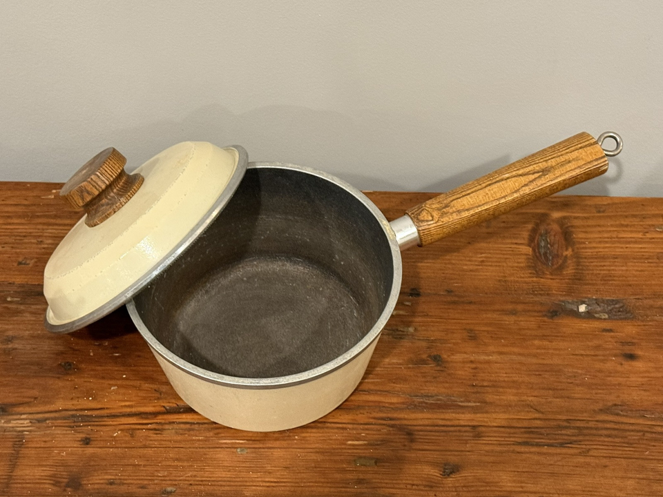 Vintage CLUB Cast Aluminum Dutch Oven & Pots Wooden Handles Rare 7pc ...
