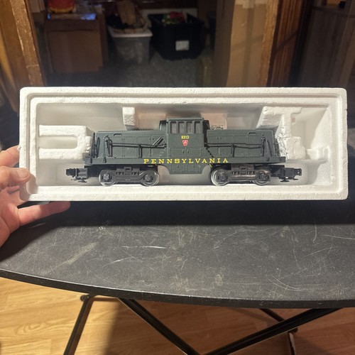 Lionel 18905 Pennsylvania PRR 44-Ton DUAL-MOTOR Diesel Switcher #9312 ...