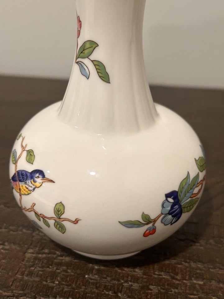 Vintage AYNSLEY Fine English Bone China Pembroke Gold Trimmed Vase ...