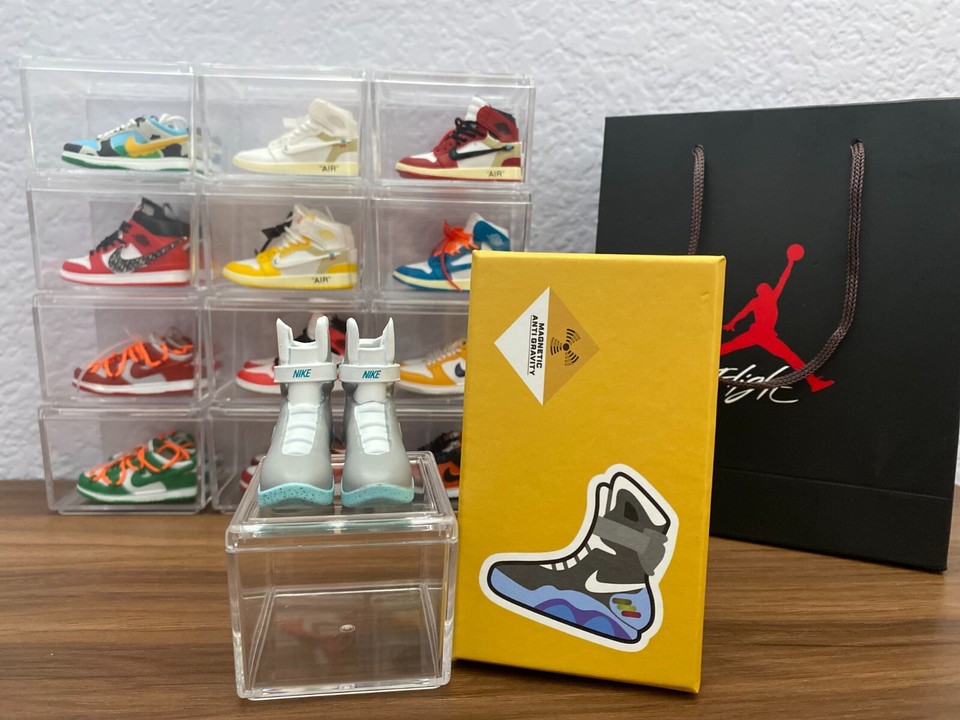 3D Jordan Dunk Air SB Mini Sneaker Shoe Miniature Collectable Grad ...