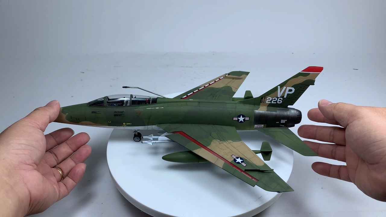PreSale USAF F-100F (2 seats) Super Sabre Vietnam war 1:48 Pro Built ...