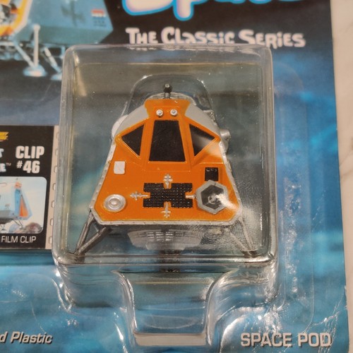 Johnny Lightning Lost In Space—Chariot,Jupiter 2,Robot B-9,Space Pod ...