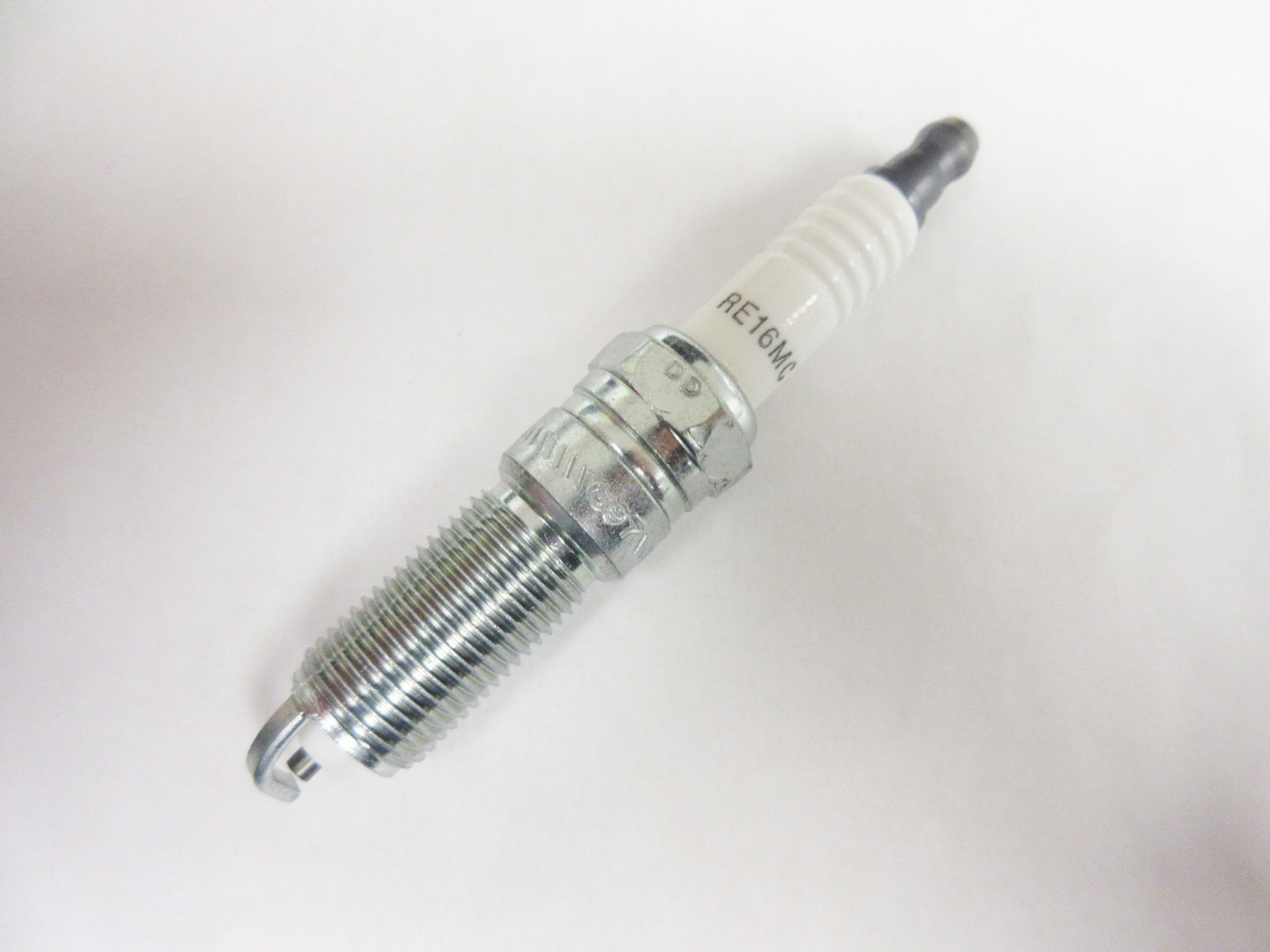 Champion 443 RE16MC Copper Plus Spark Plug Pack of 4 | eBay