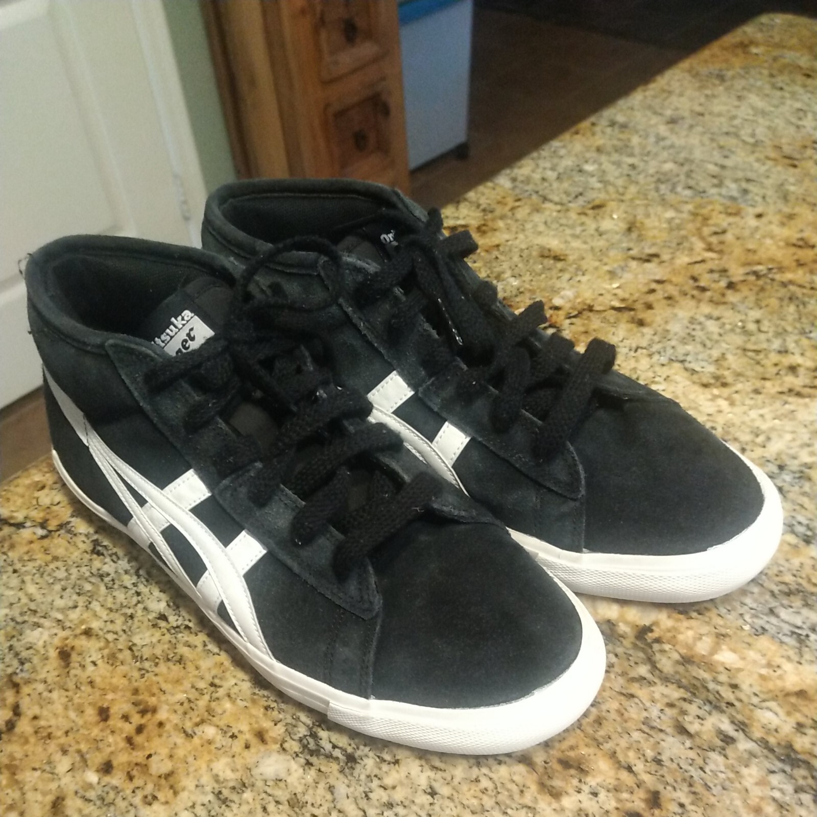 7.5 - Onitsuka Tiger Black and White High Tops Sneake… - Gem