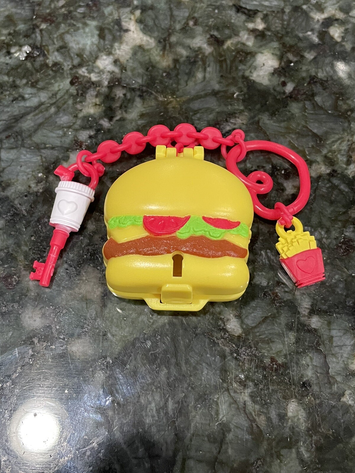 Shopkins Lil Secrets Burger Bite Diner with Chelsea Cheeseburger | eBay.de