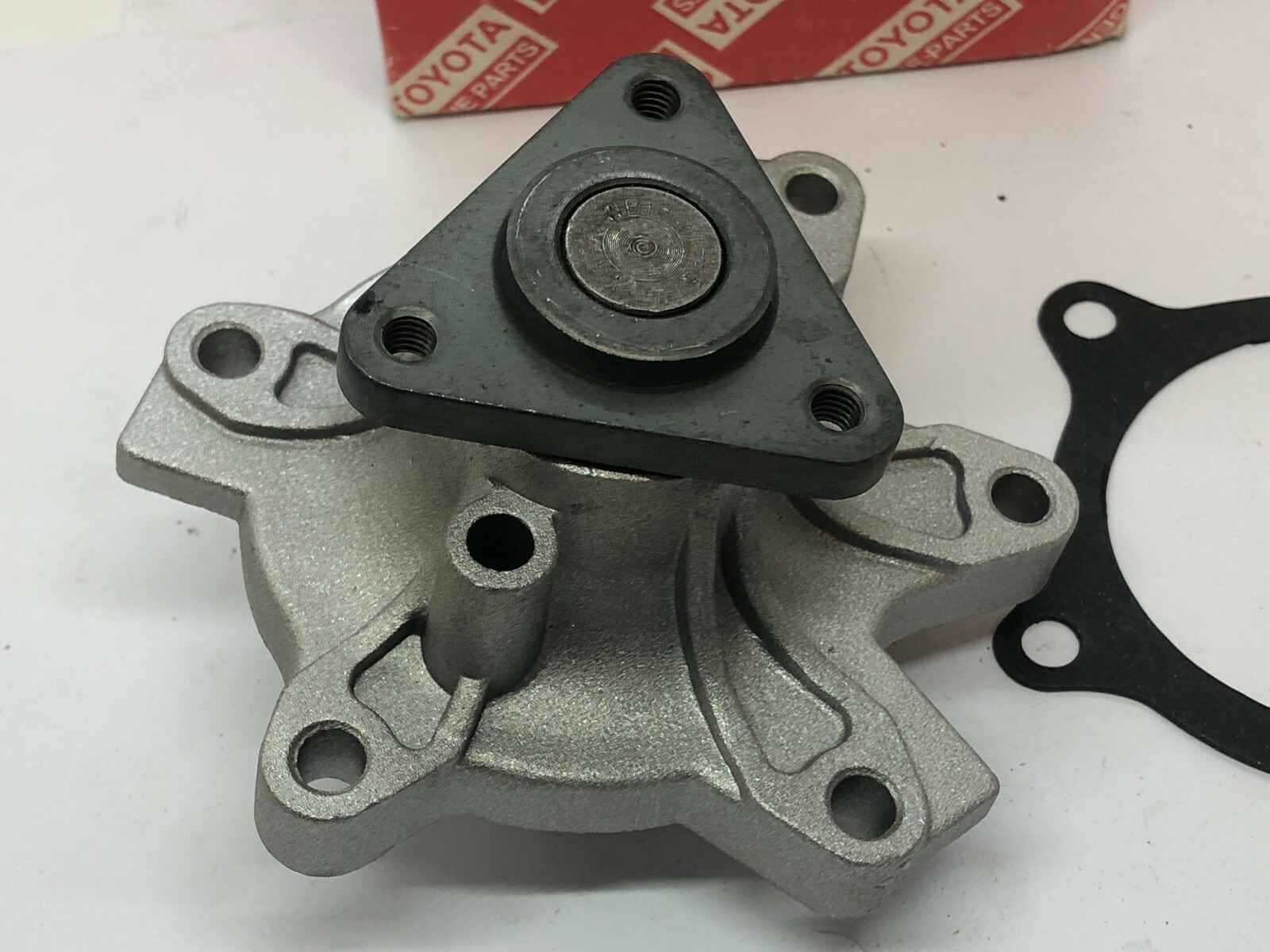 Toyota Yaris Prius Echo & Others Water Pump 16100-29156 Genuine NOS ...
