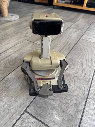 Nintendo NES R.O.B. Rob the Robot-Robotic Operating Buddy | eBay