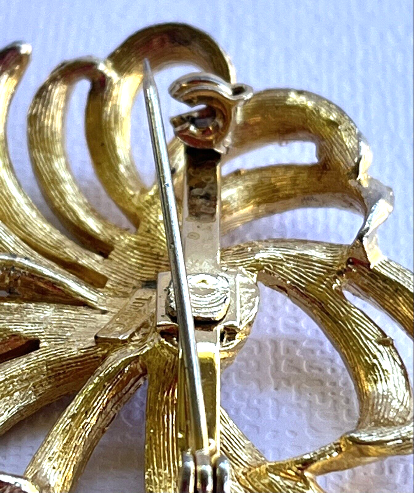 1970's TORINO Gold Tone Ribbon Swirl Brooch Pin Signed Costume Jewelry ...