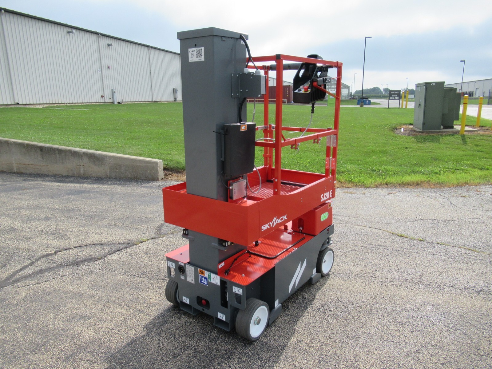 Skyjack SJ20E Vertical Mast Lift | eBay