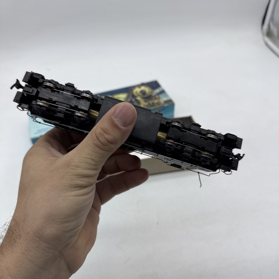 Vintage Athearn GP35 Powered New York Central kit blue box Locomotive ...