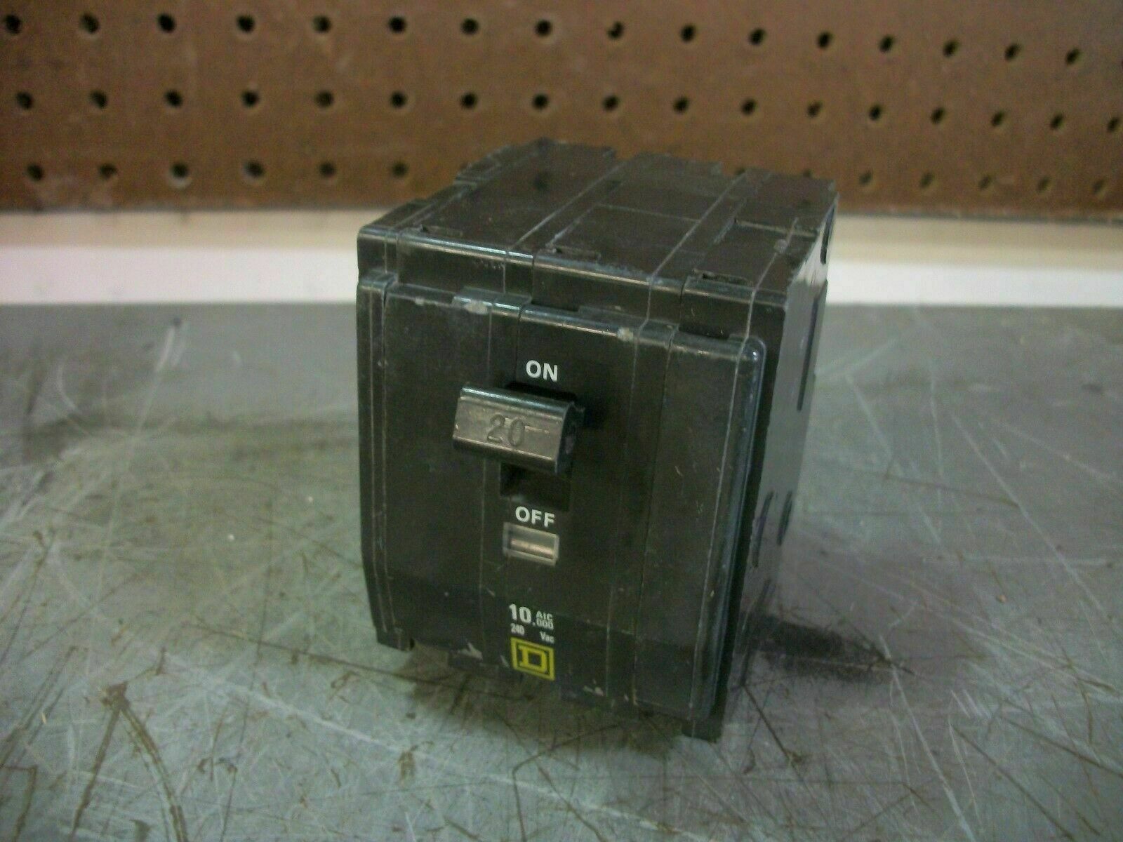 SQUARE D QO CIRCUIT BREAKER QO320 20AMP 240VOLT 3POLE 10KA | eBay
