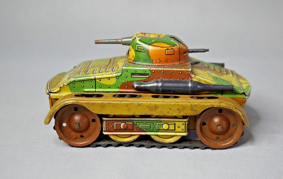 1945 UZ Zone German Arnold Tank A680 Camouflage Litho Tin Toy Wind Up ...