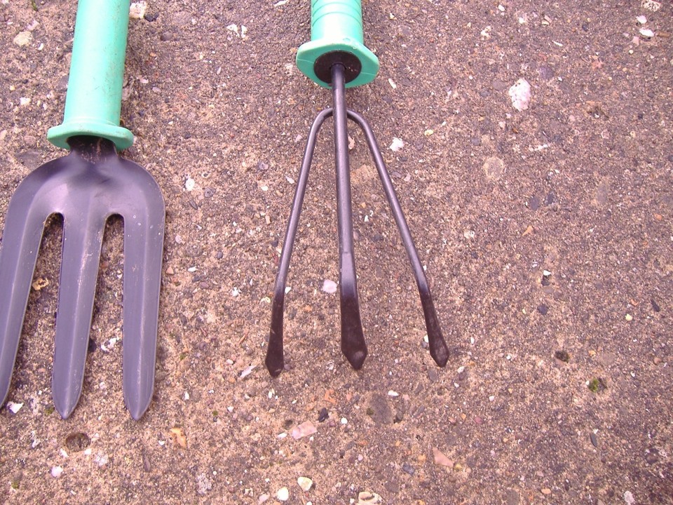 FOUR USED HAND GARDEN TOOLS TROWEL FORKS RAKE | eBay UK