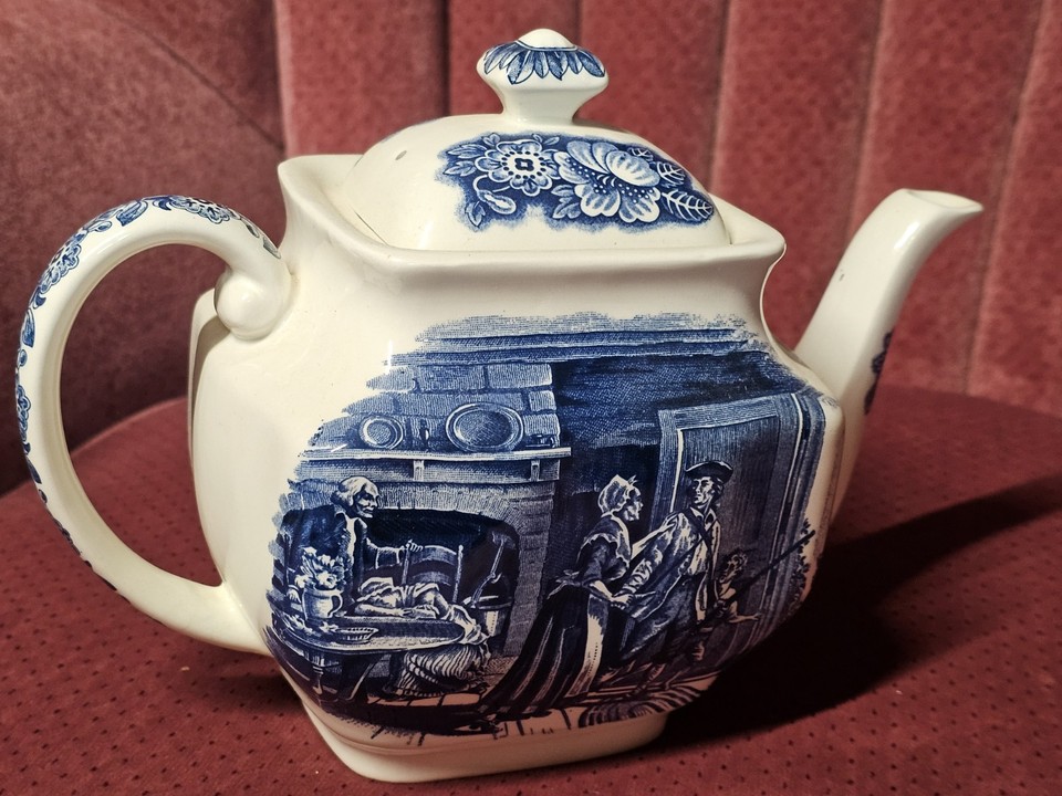 Vintage Liberty Blue Historic Colonial Scenes Minute Men 4 Cup Teapot ...