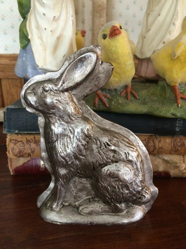Primitive Vtg Tin Style FAUX Easter Bunny Rabbit Silver Resin Chocolate ...