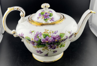 PARAGON VALENTINE (ROYAL SHAPE) PATTERN PURPLE VIOLETS TEAPOT BONE ...
