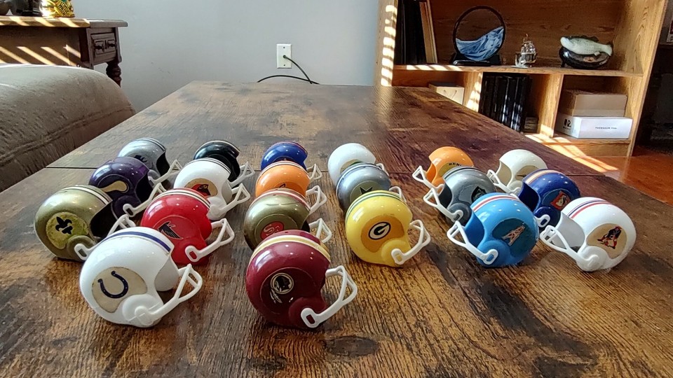 Lot of 20 Vintage 1960-70s NFL/AFL Mini Gumball Football Helmets VG ...