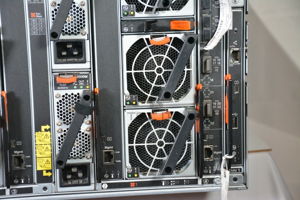 IBM Flex System Enterprise Chassis 7893-92X w/ 2X 49Y4273 EN4093 10GB ...