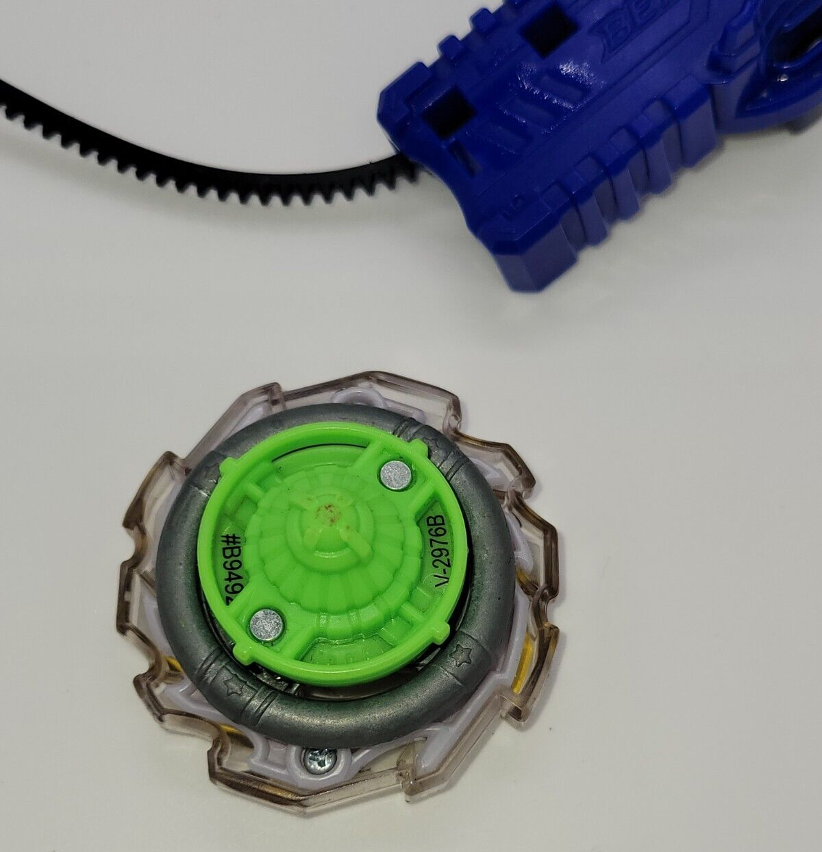 Beyblade Burst B22 Unicrest U1 Ring Defense W/Launcher Unicorn ...