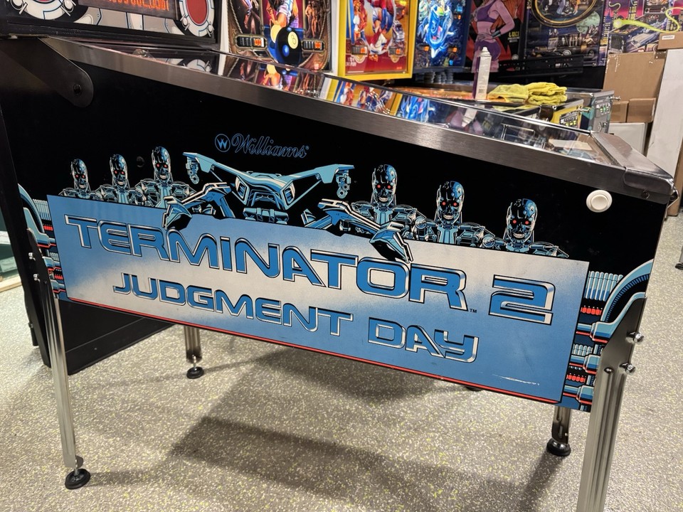 Terminator 2 Pinball Machine Williams 1991 LEDS Free Ship Orange County ...