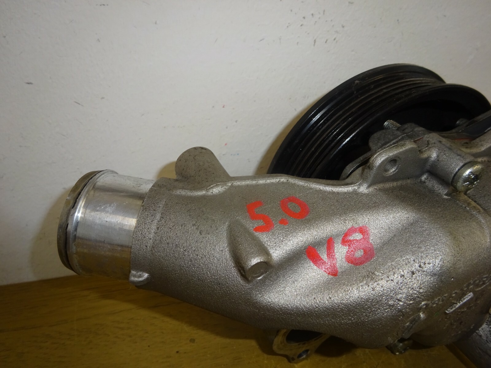 GENUINE RANGE ROVER SPORT SVR 5.0 V8 PETROL ENGINE WATER PUMP 8W93 ...