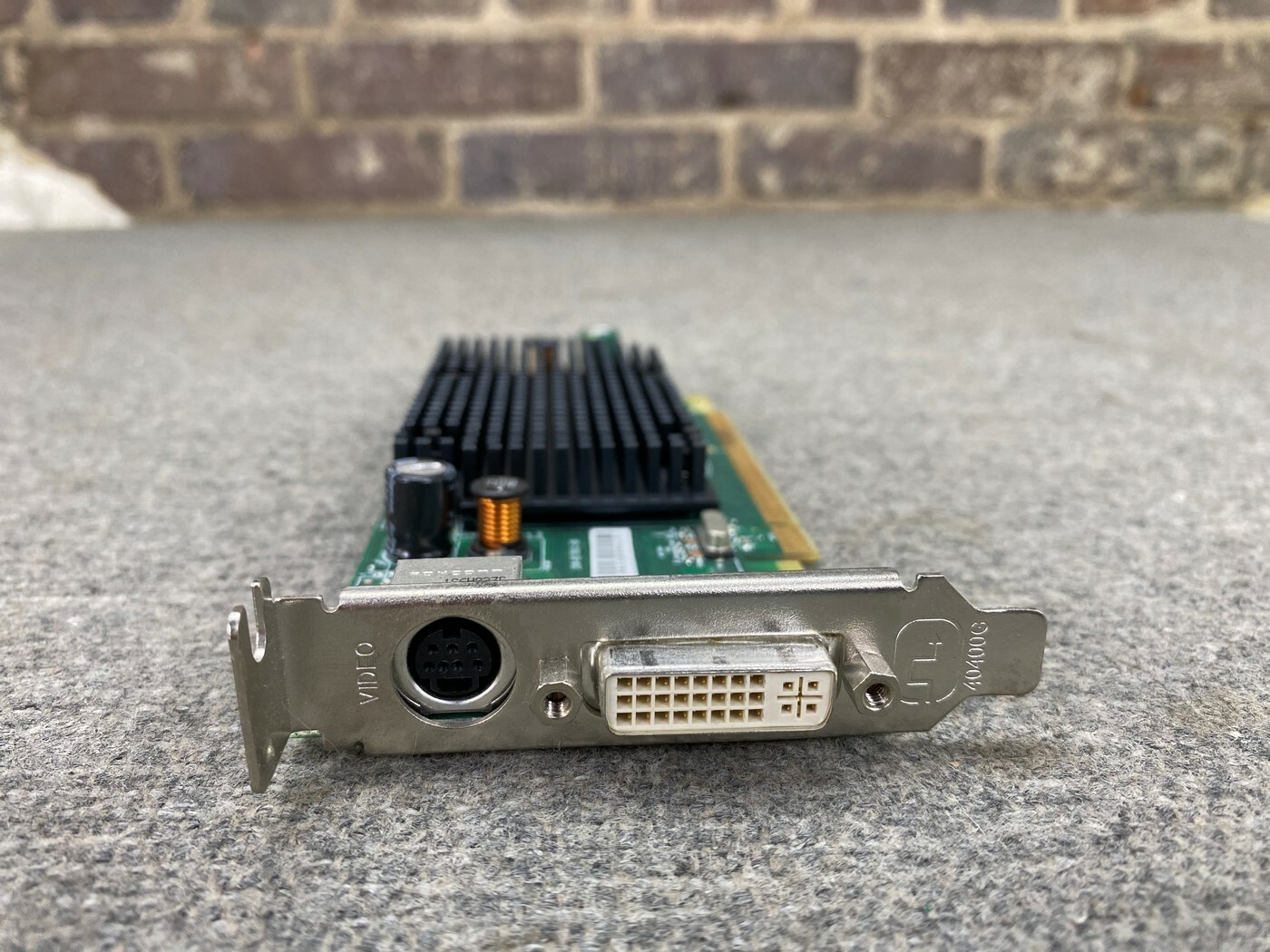 ATI AMD Radeon 256MB DVI S-Video PCIe Video Graphics Card ATI-102 ...