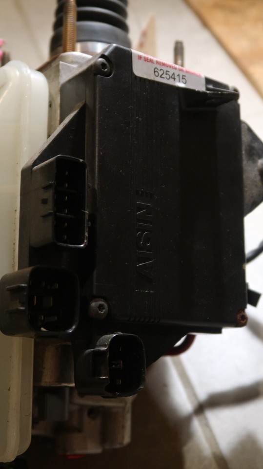 ABS Anti-Lock Brake Actuator Pump w/Module Lexus GS400 GS430 GS300 98 ...