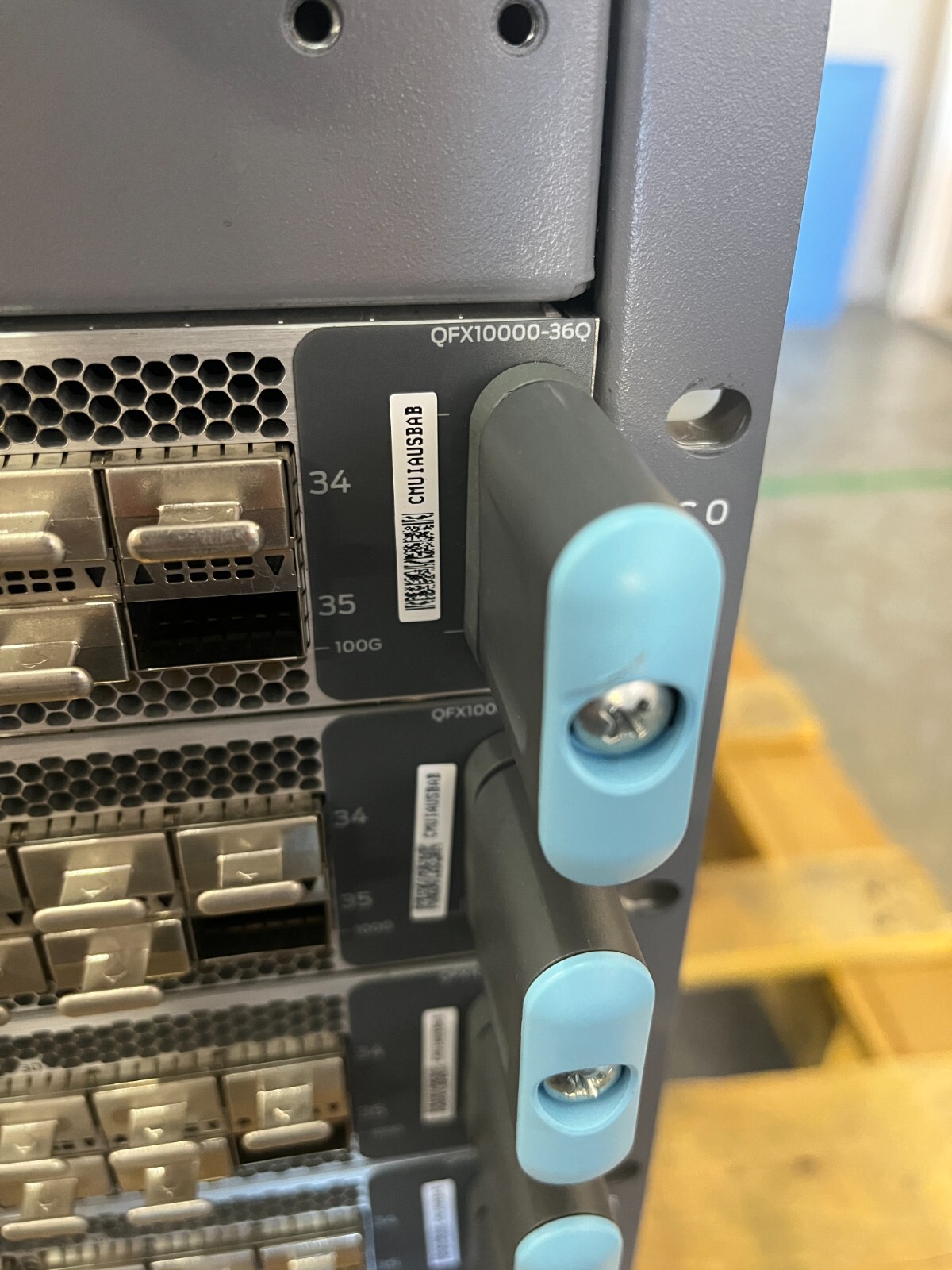 Juniper QFX10008-REDUND QFX10008 5x QFX10000-36Q 3x QFX10000-30C 1y ...