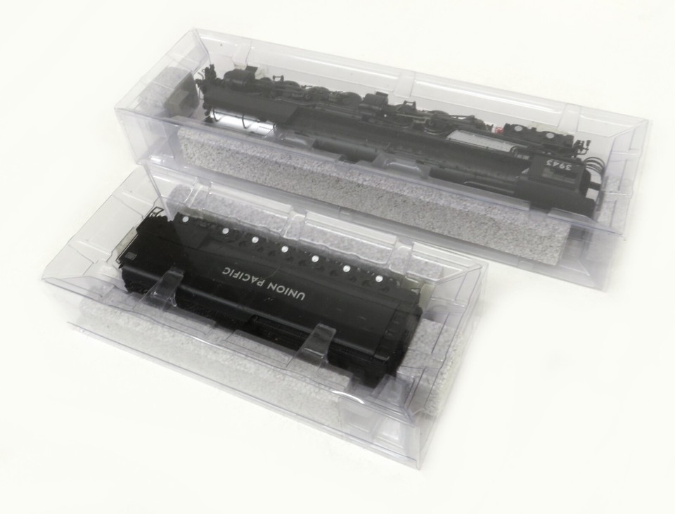 Athearn ATG9125 Union Pacific #3943 Challenger Steam Loco w/DCC, HO ...