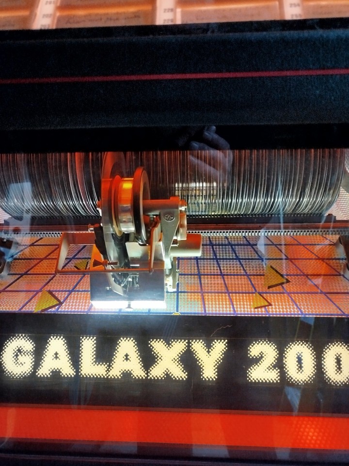 Galaxy 200 Vinyl Jukebox | eBay UK