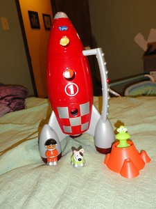 Iplay I play toy rocket ship sounds alien kids spaceship space planets ...