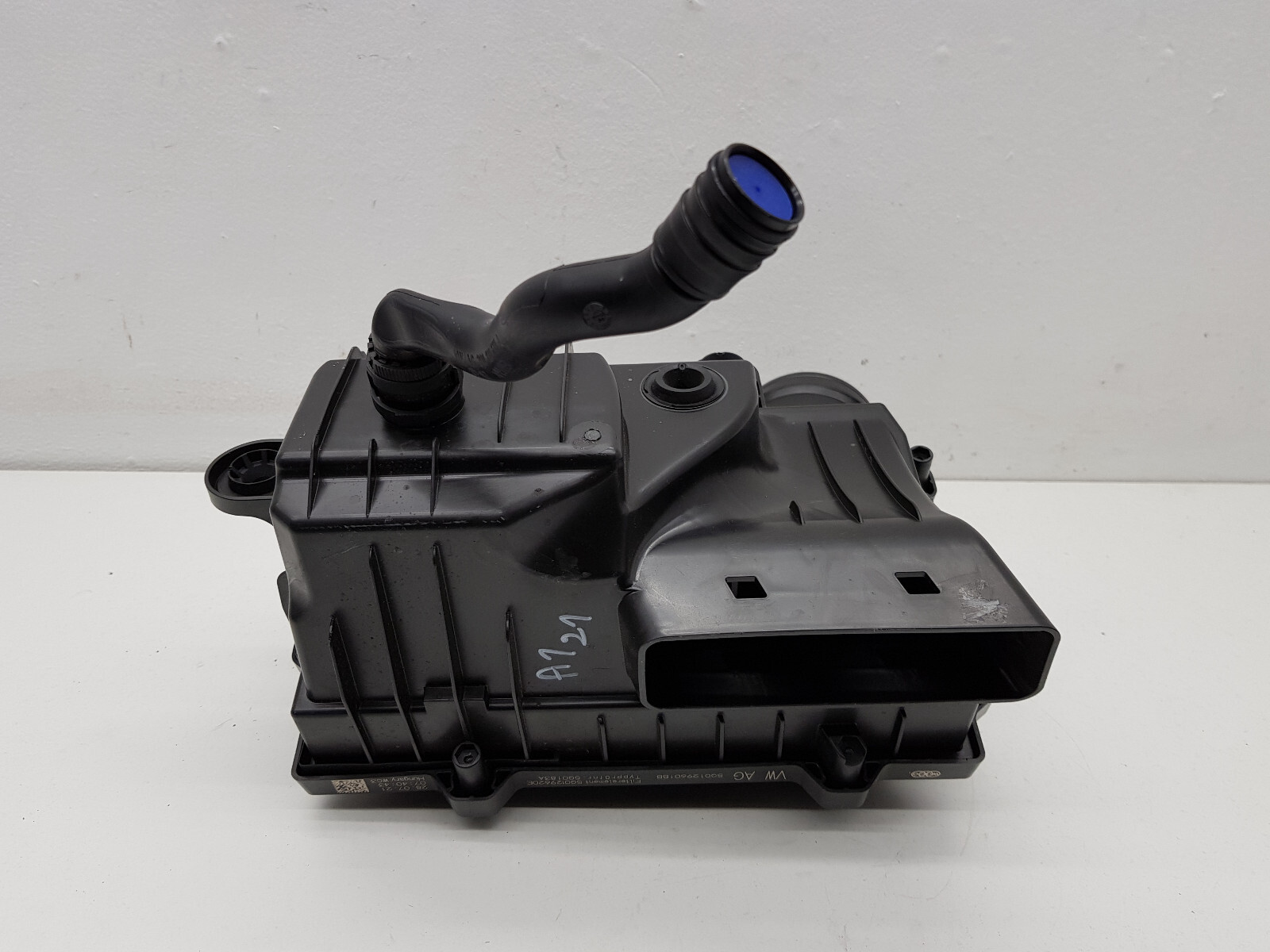 Genuine VW Audi Seat SKODA 1.5 Petrol Engine Air Filter Element ...