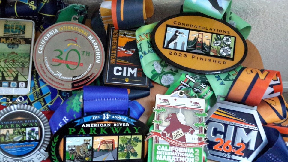 Lot of 17 California Marathon Running Medals w/ Ribbons Assorted EUC | eBay