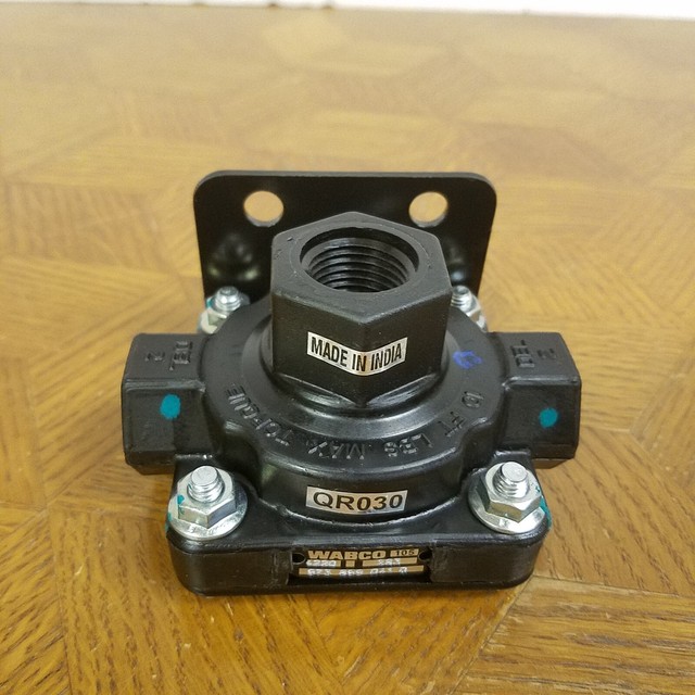 F1 Meritor WABCO 105 Quick Release Valve 9738990410 Qr030 for sale ...