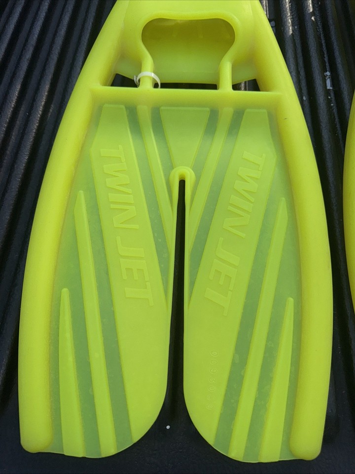 ScubaPro Twin Jet Split Fins Straps Scuba Dive Diving Flippers Yellow ...