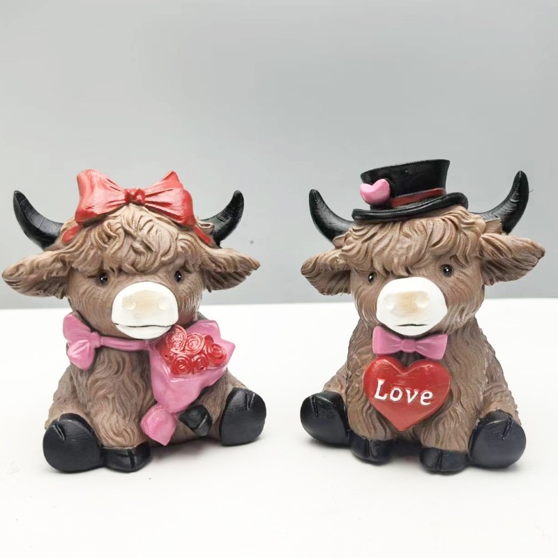Heart Highlands Cow Gnomes Scottish Statue Valentines Day Highlands Cow ...