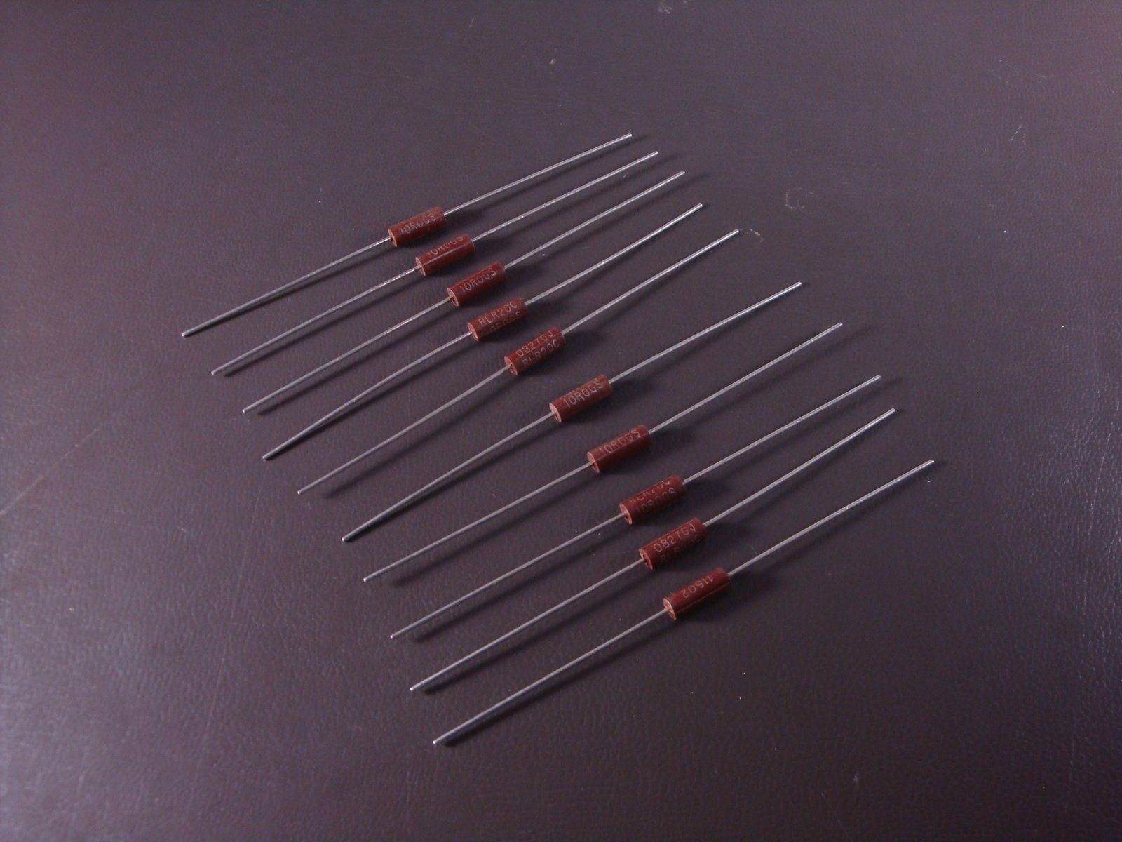 Lot of 10 RLR20C10R0GS IRC Metal Film Resistor 10 Ohm 500mW 1/2W 2% ...