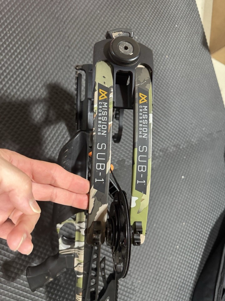 Mission Sub-1 Crossbow With Case, Quiver, And Extra String Set | eBay