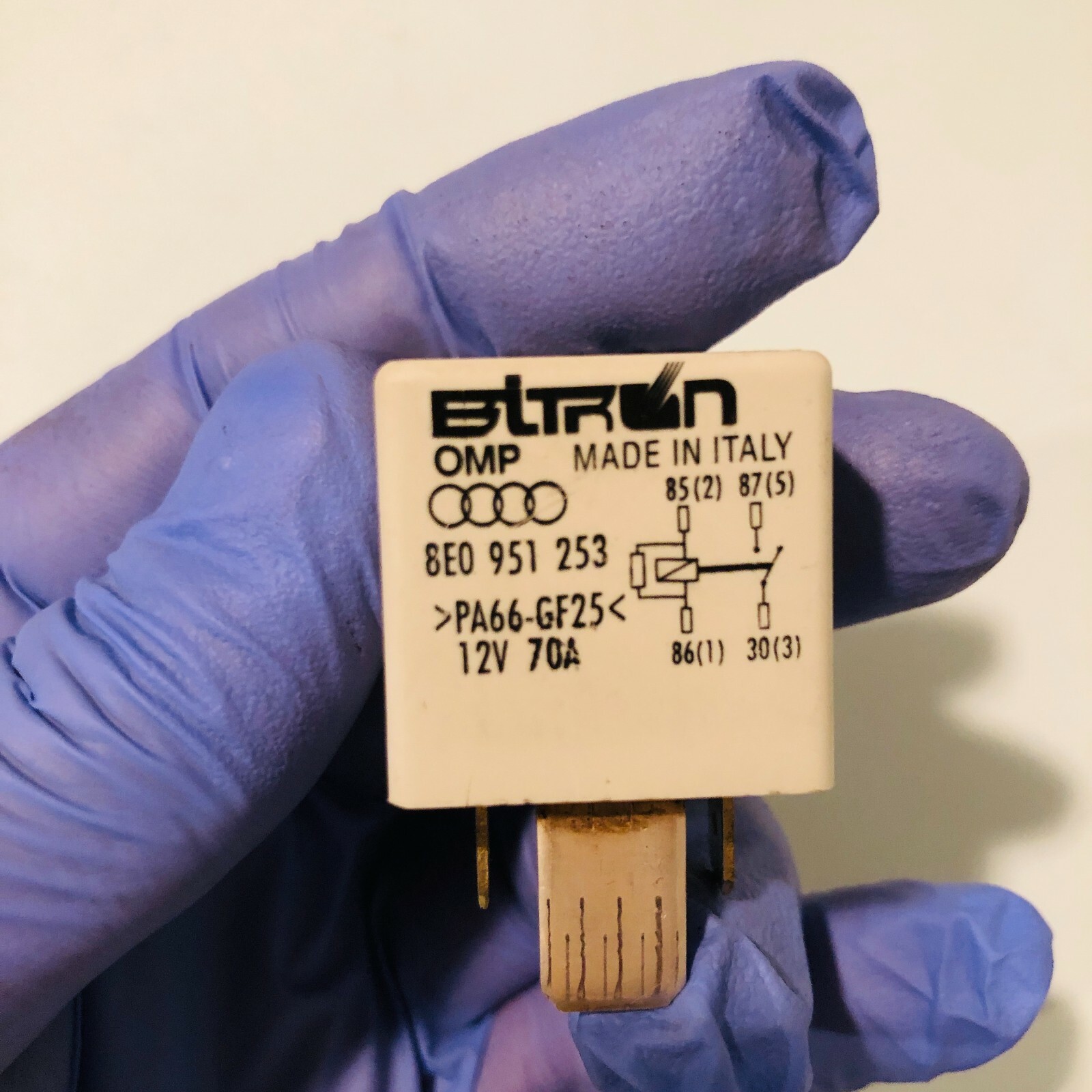 2004 - 2010 VOLKSWAGEN TOUAREG Multi Function Relay Control 614 OEM ...