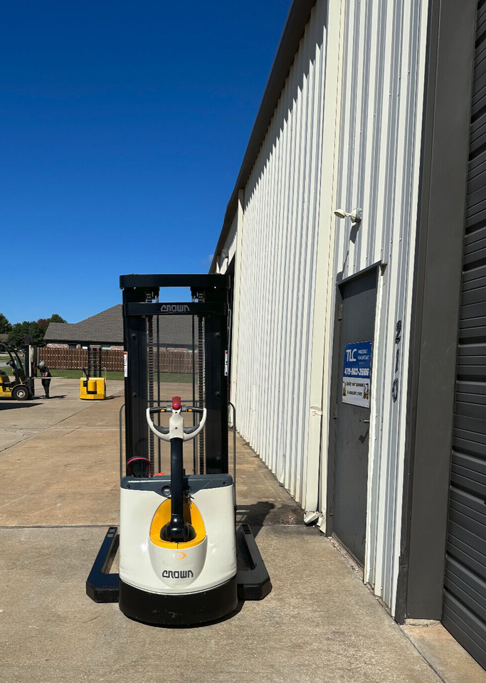 2016 Crown SX 3000-40 - Walk-Behind Forklift Walkie Stacker - Pallet | eBay